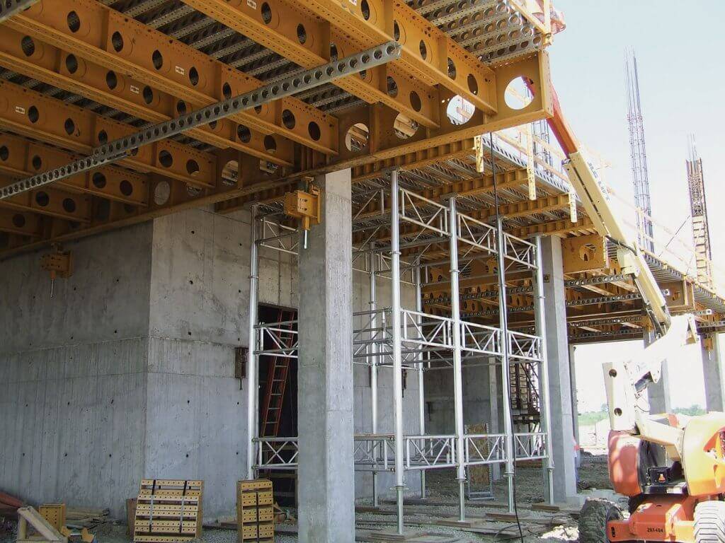 The Isle of Capri Hotel and Casino using ADJUST-A-DECK Shoring System | EFCO Forms