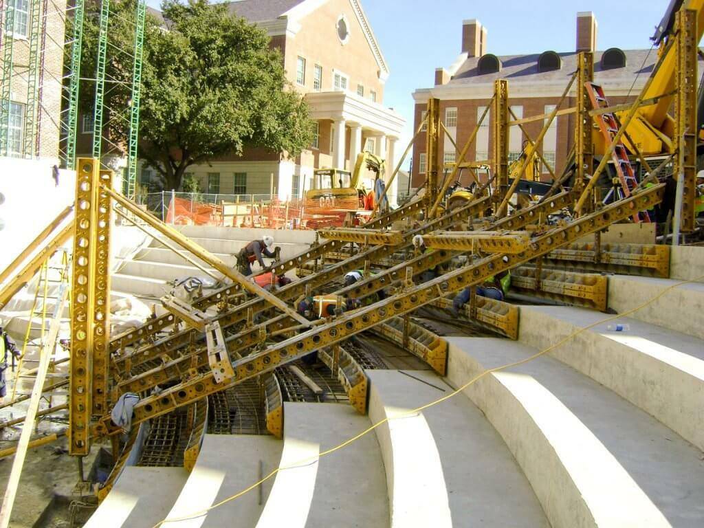 Hillcrest Foundation Amphitheater – Dallas, Texas | EFCO Forms