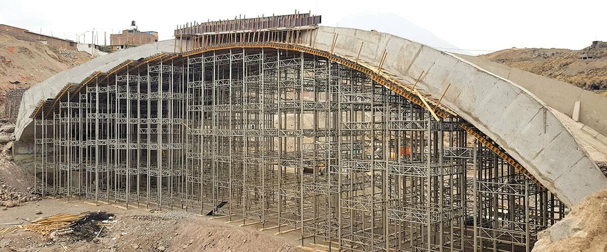 Arc Spanning Bridge uses E-Z DECK Shoring to Support Bridge