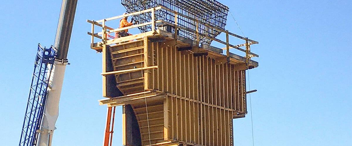 Bridge Column – architectural reveals on column formwork faces | EFCO Forms