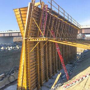 Flared-Radiused Bridge Pier Formwork Construction | EFCO
