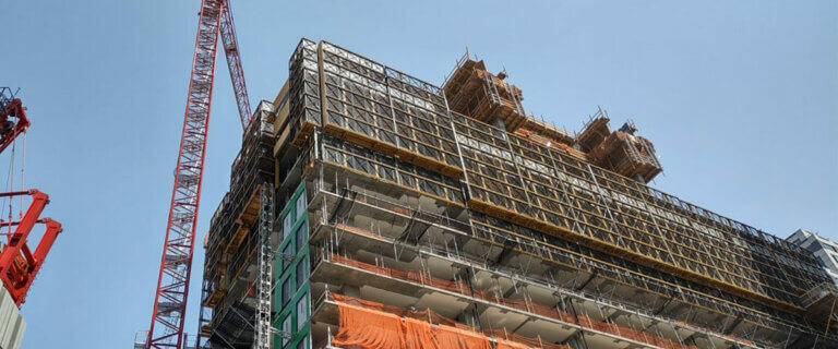 POWER SHILED Edge Protection and Safety System | EFCO Forms