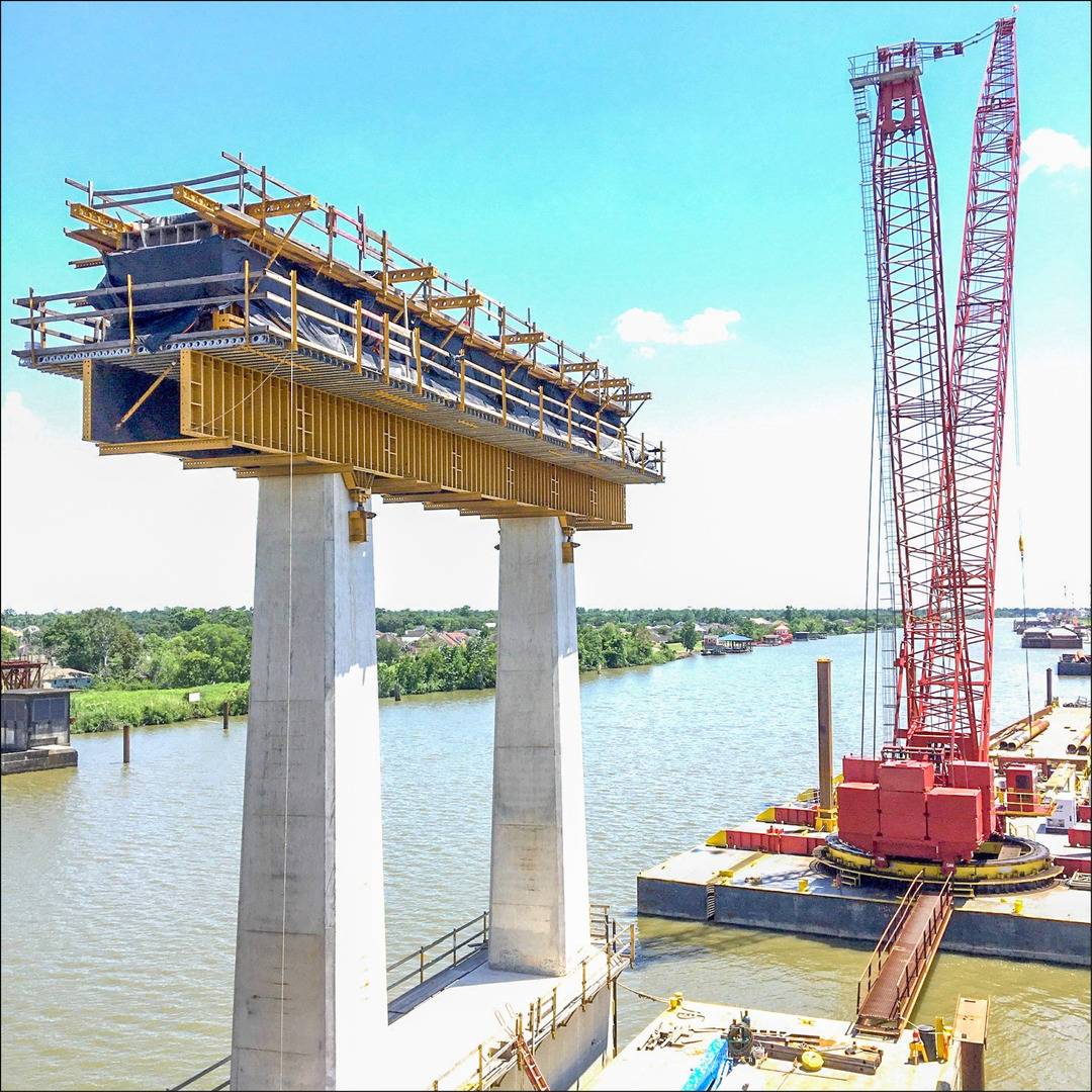 Encofrado para puente con columnas de cuatro caras con sección variable