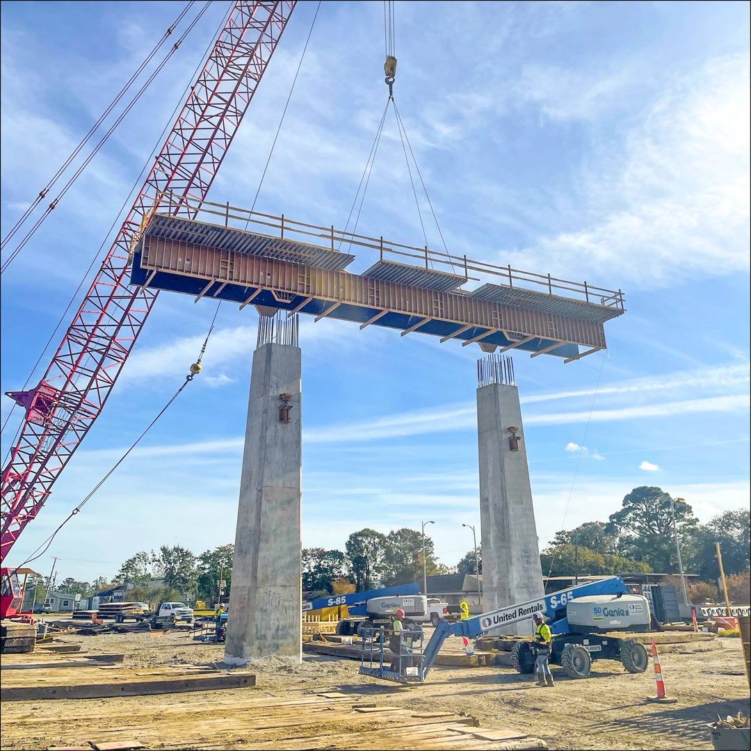 Encofrado para puente con columnas de cuatro caras con sección variable